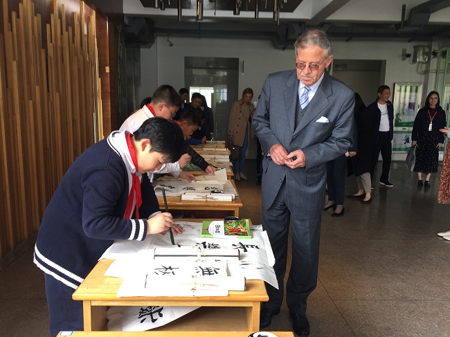 足球为媒，翰墨传情，交国际朋友-校园快报 - 常州市新北区河海实验小学